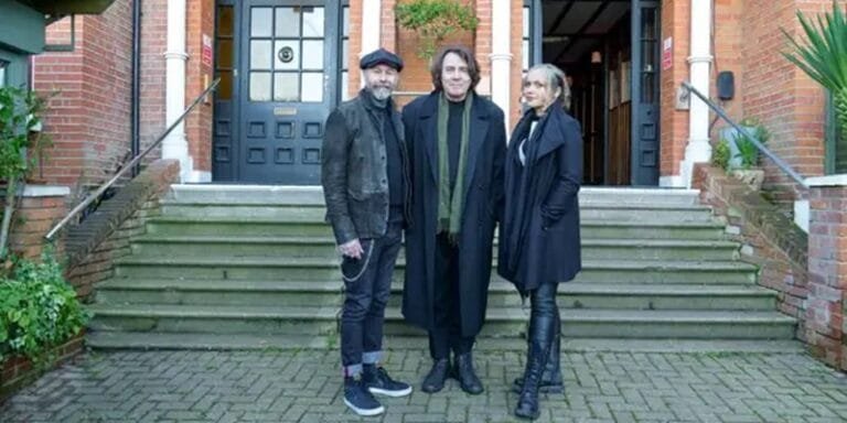 Jonathan Ross: Haunted Homecoming - Paranormal Globe